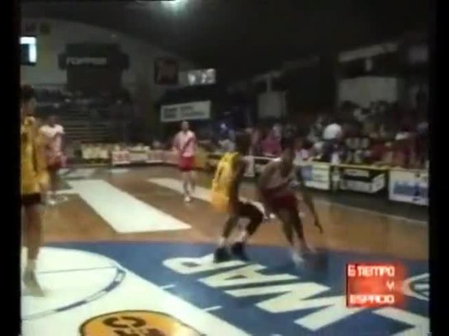 El debut de Andrew Moten en la Liga Nacional, ante Olimpo en Bahía ...